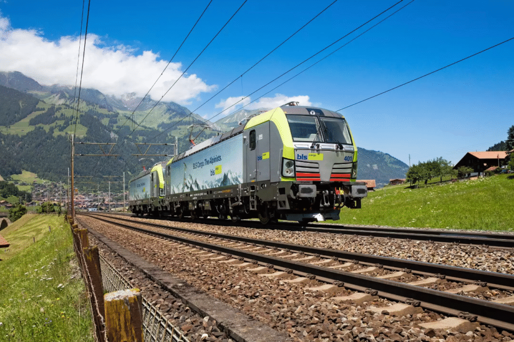 BLS Cargo strengthens its locomotive fleet with the acquisition of 10 ...